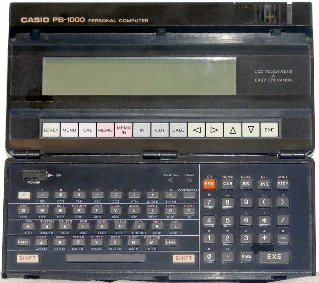 Computador Casio PB-1000 – Museu de Tecnologia da Unoeste