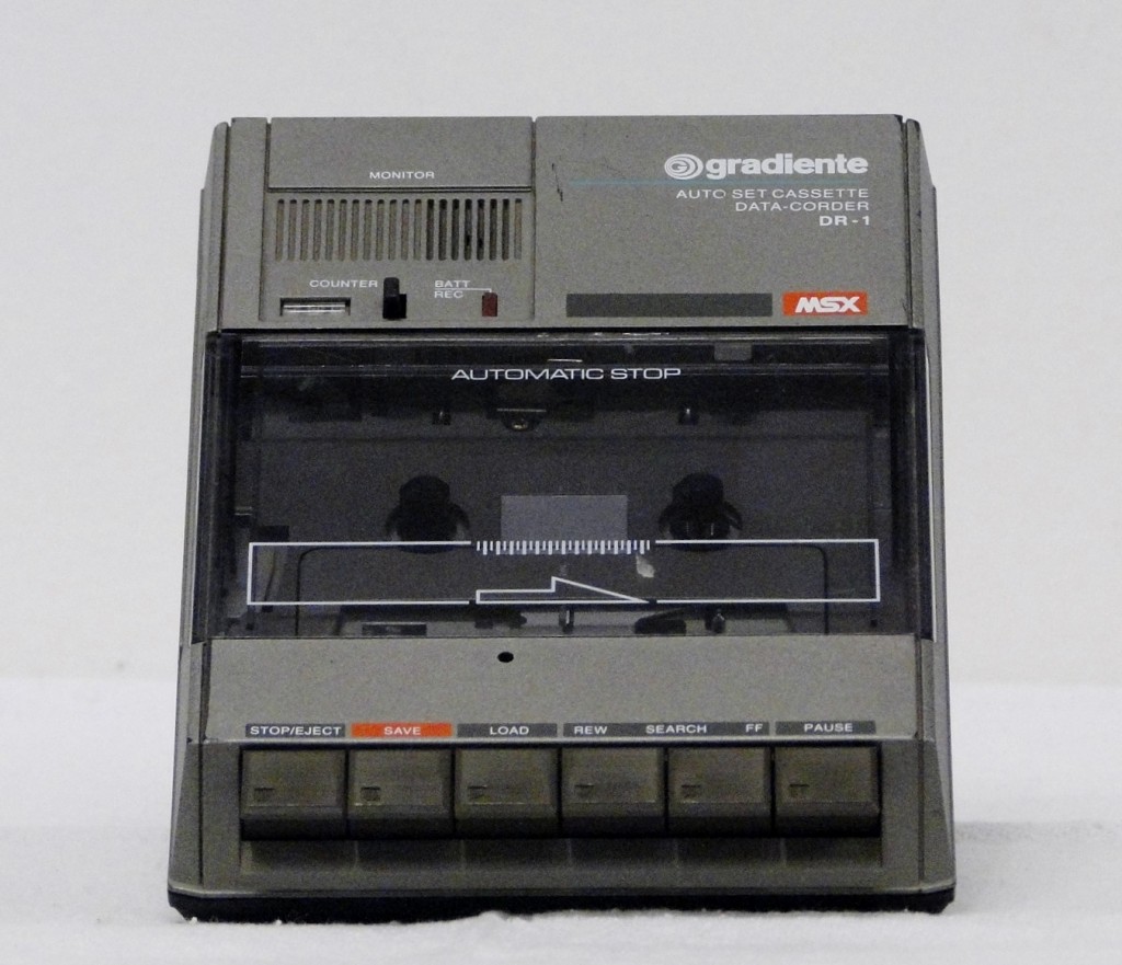 Gravador Gradiente Msx Data Corder DR-1 – Museu de Tecnologia da Unoeste