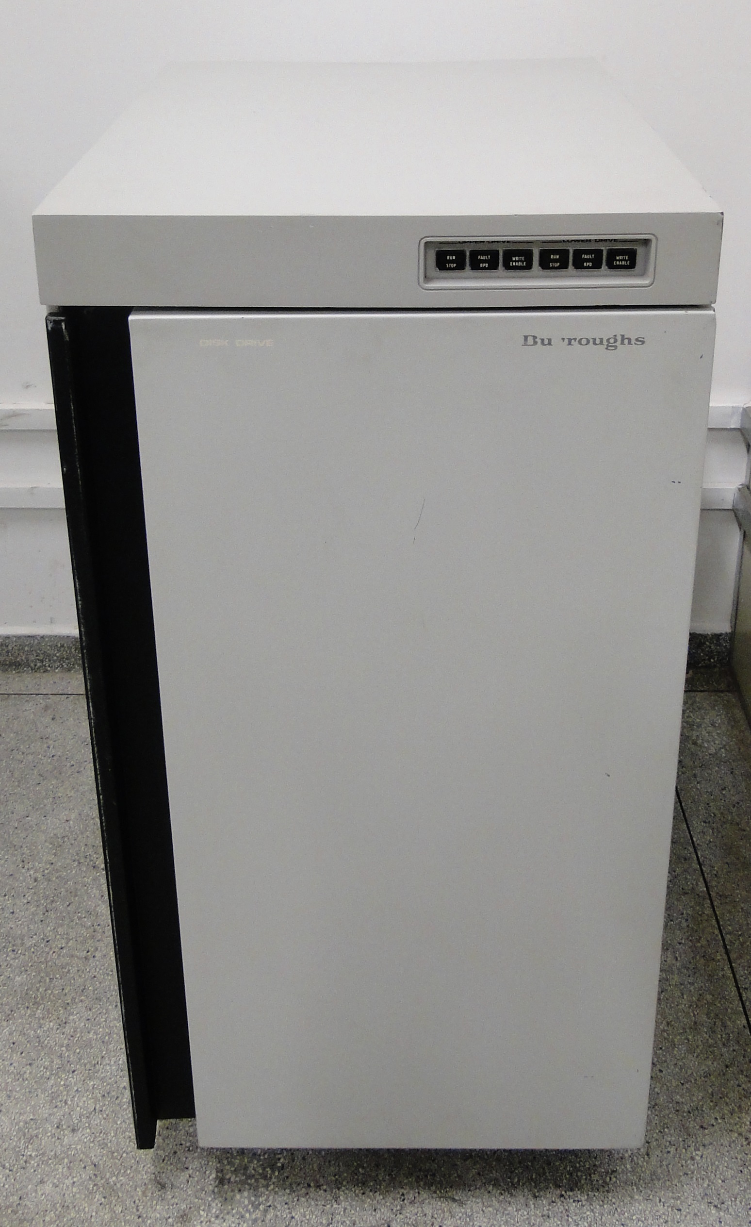 Unidade de disco Burroughs – B9494-4 (externo) – Museu de Tecnologia da ...